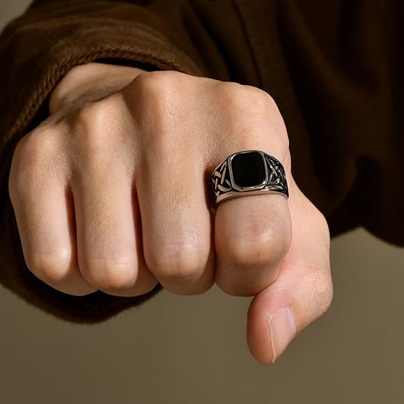 Why Wear A Right-Hand Ring? The Symbol of Success and Power – Helios Global